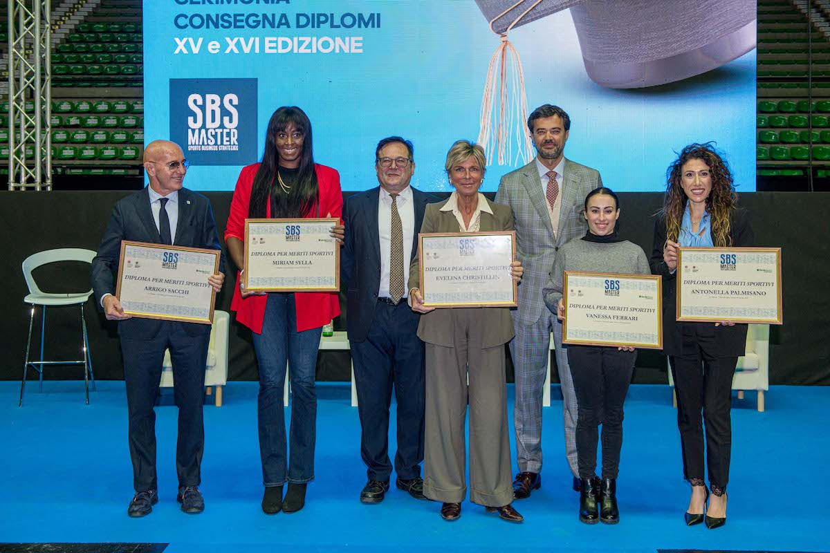 A MIRIAM SYLLA IL DIPLOMA PER MERITI SPORTIVI DEL MASTER SBS CON ARRIGO ...